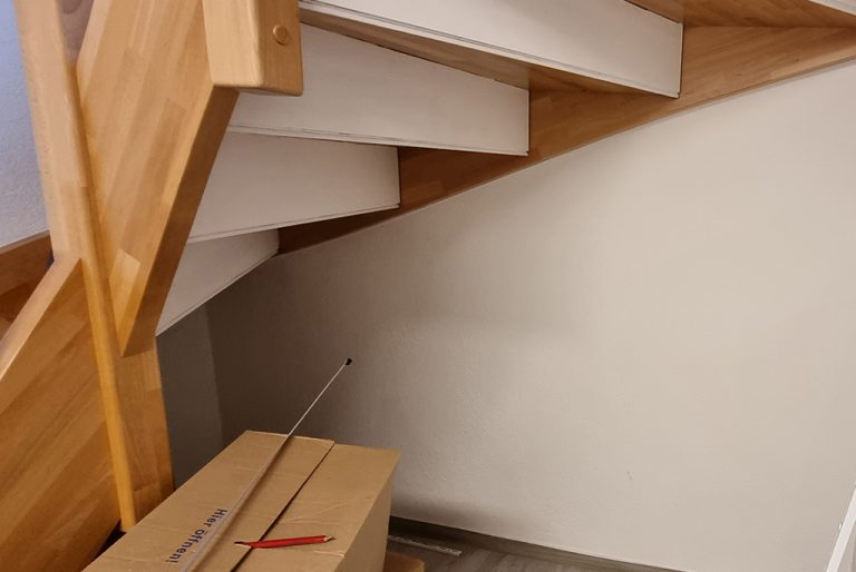 Stilvolle Treppe Von Unten Verkleiden Anleitung Bild